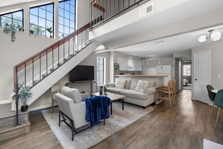 Stylish Loft / Sauna & Fireplace - Denver Art Museum