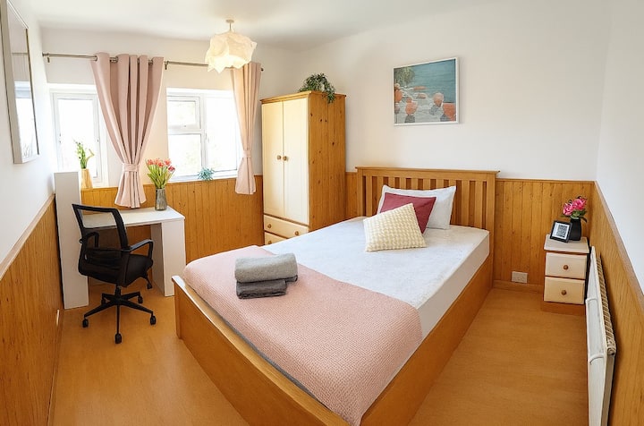 Spacious,cozy & Bright Room - Perfect For Students - Loughborough