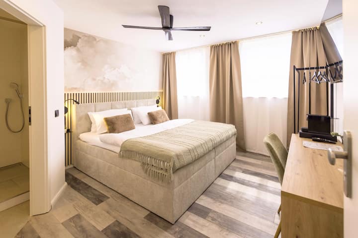 Essenzapartment Hof, 24h Checkin, Parkpl, Wlan300 - Hof