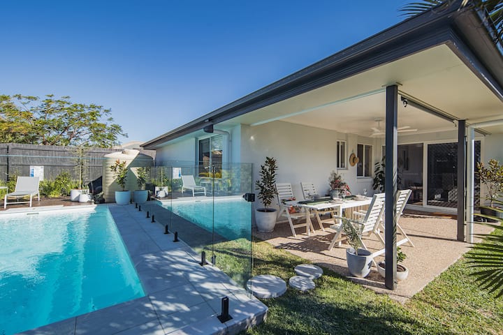 Nora Poolhouse Oasis, 4-bedroom House - Brisbane