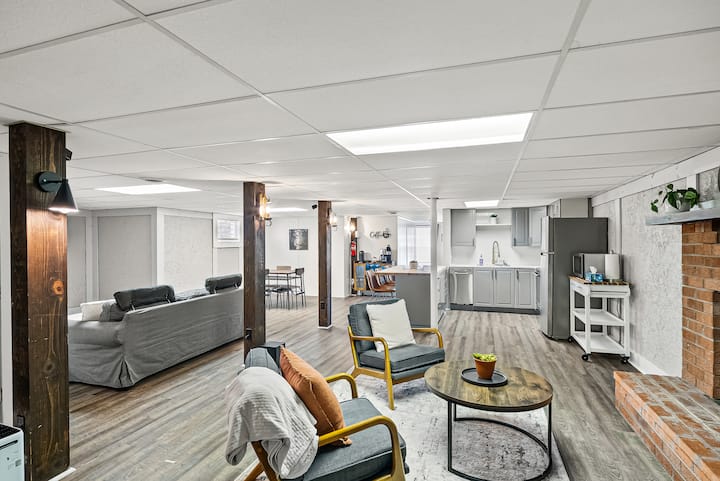 Cozy Basement • Lu 4 Miles - Lynchburg, VA