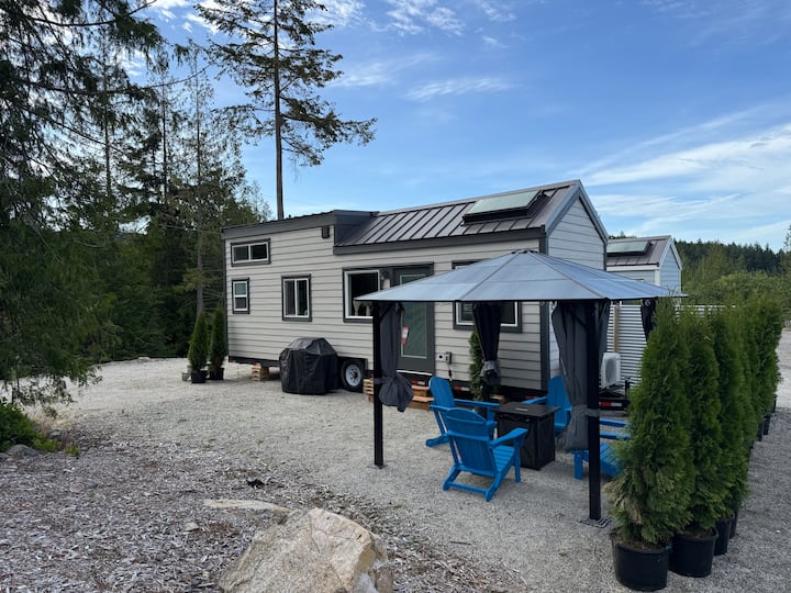 Tiny Coastal Escape Grey House - Sechelt