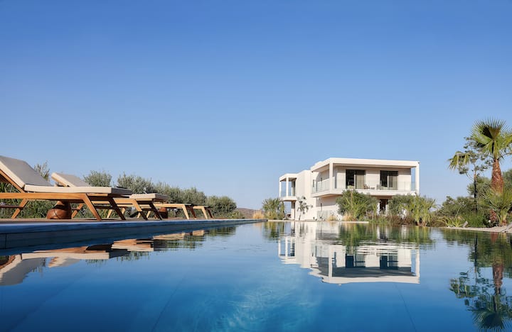 Villa Elounda Lion, 2 Pools, Sauna & Beach Access - Agios Nikolaos