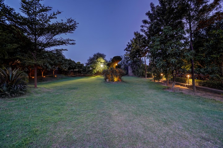 Pet-friendly Farm W/pvt Pool, Gazebo & Lush Garden - Gurugram