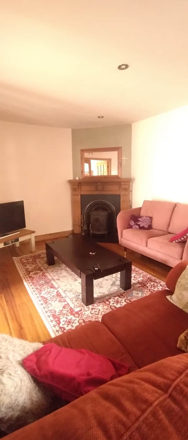 Cozy 3-bed Cabra Retreat - Dublin, Ireland