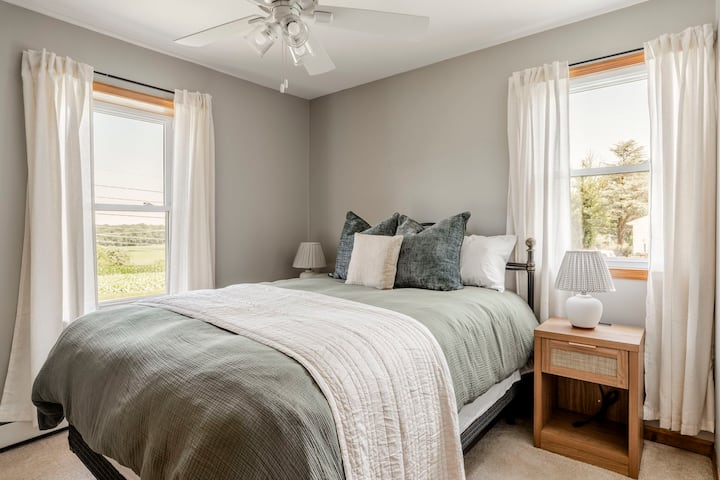 Hot Tub, Fenced In Backyard & Farm Views - Kirkwood, PA