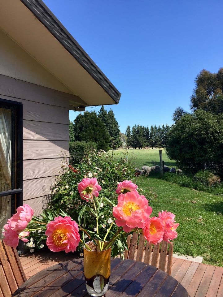 Rural Escape, Close To Town - West Melton