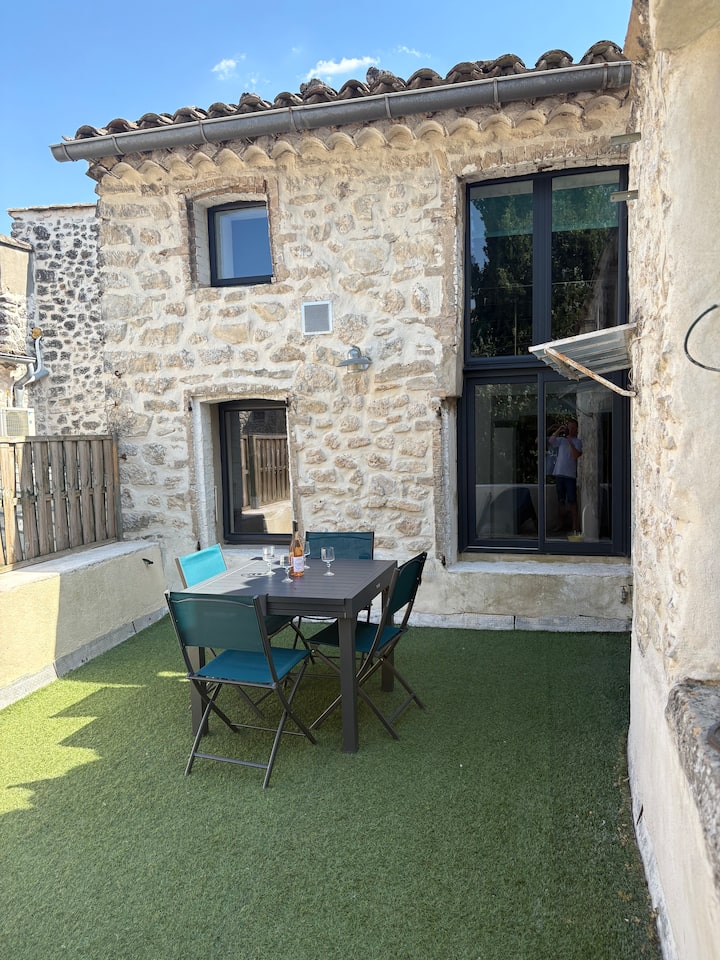 Maison Atypique Avec Terrasse - Grignan