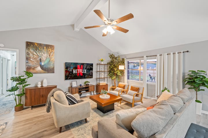Modern 4br By Iah – Games, Wi-fi & Walk To Dining - 훔블