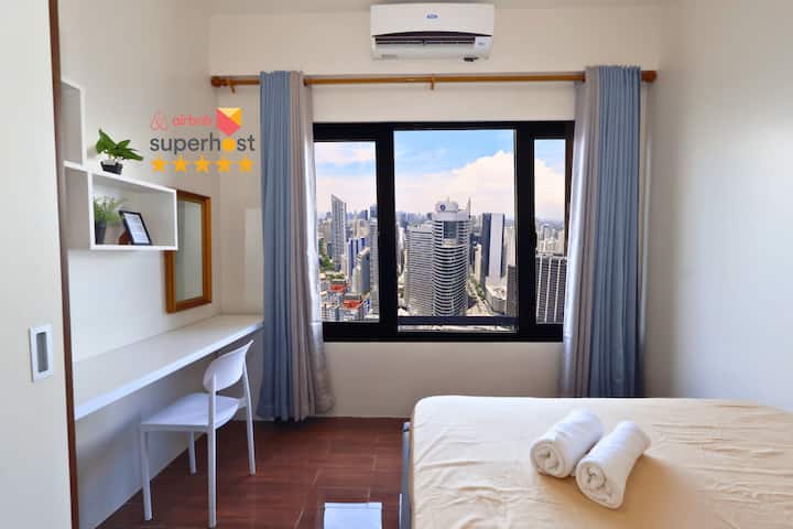 1 Br Penthouse W/ Amazing City Views In Makati - Makati