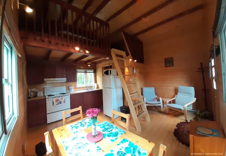 Chalet En Bois Au Bord De La Mer En Gaspésie - Ste-anne-des-monts