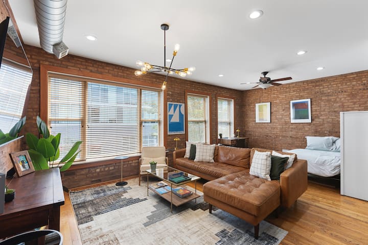 The Cub House | Wrigleyville + Boystown | - Chicago