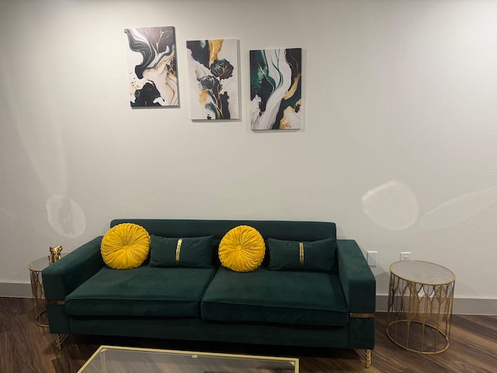 Luxury 2bd/2bth Unit In Addison - Carrollton, TX
