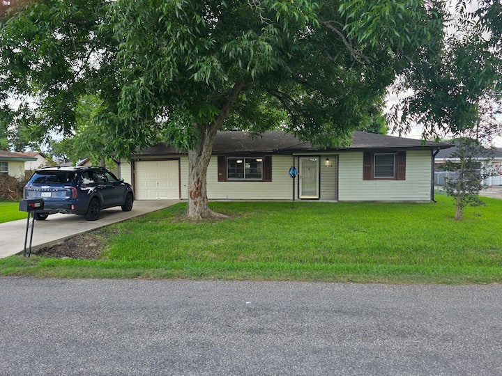 3 Bedroom House - Centrally Located Pa/bmt/orange - Port Arthur, TX