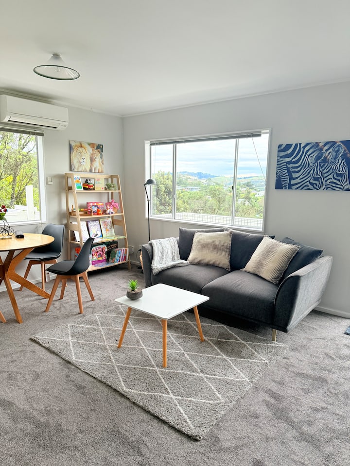 Cloud Catcher | Renovated, Comfort & Scenic Views - Wellington