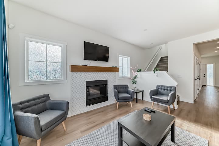 Spacious 3br Retreat In Cochrane - Cochrane