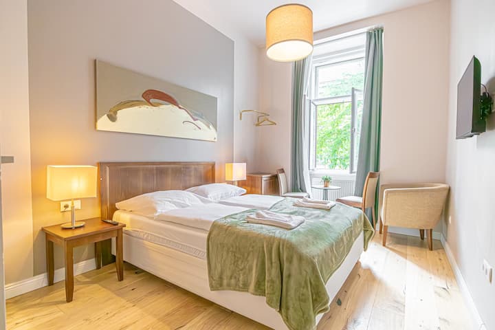 Chic Room With Private Bath | Mariahilferstraße - Vienna