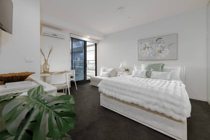 Cosy South Yarra Apartment, Free Gym & Parking - St Kilda beach, Victoria
