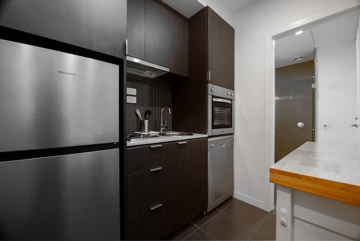Cosy South Yarra Apartment, Free Gym & Parking - Melbourne