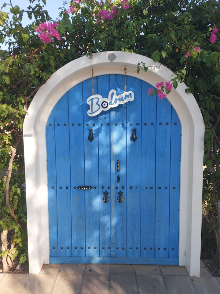 Bodrum: Maviye Açılan Kapı - Bodrum