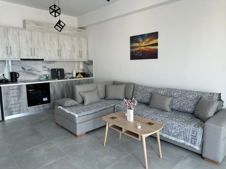 Marxhi's Apartment - Saranda