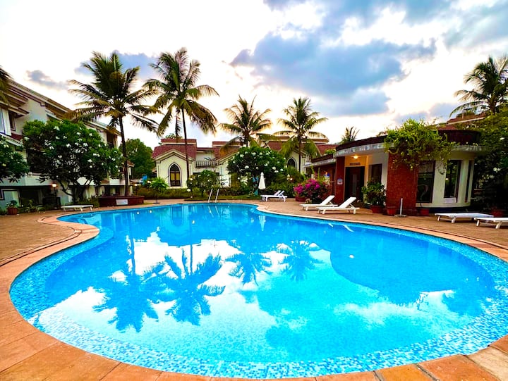 2bhk In Foothills • Pool Access • Mins-to-beach - Anjuna