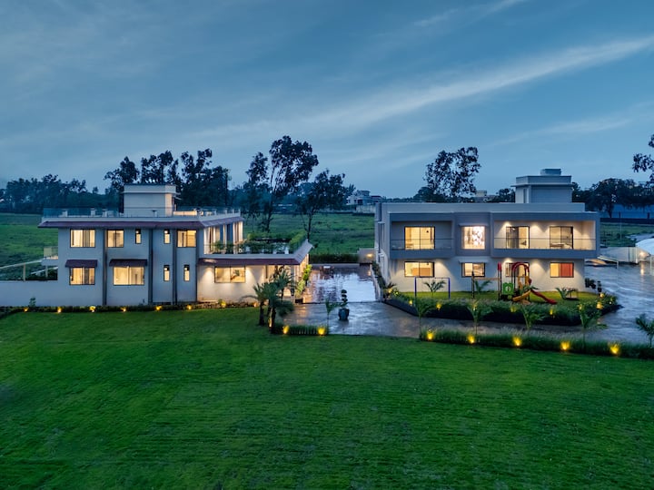 Evergreen Escape 11bhk Villa, Lonavala, Huge Lawn - Lonavla