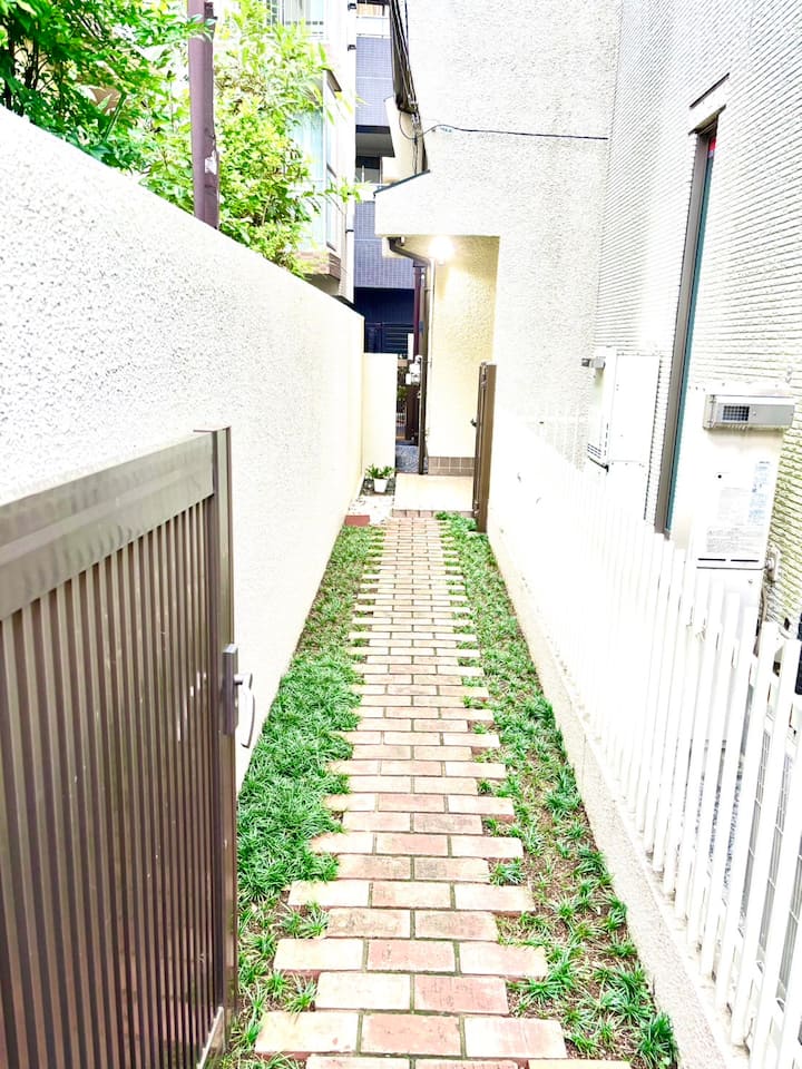 池袋駅徒歩圏内,庭付一軒家貸切(91㎡),sunshine(空港直通バス)徒歩圏内,東池袋駅徒歩8分 - Tokio