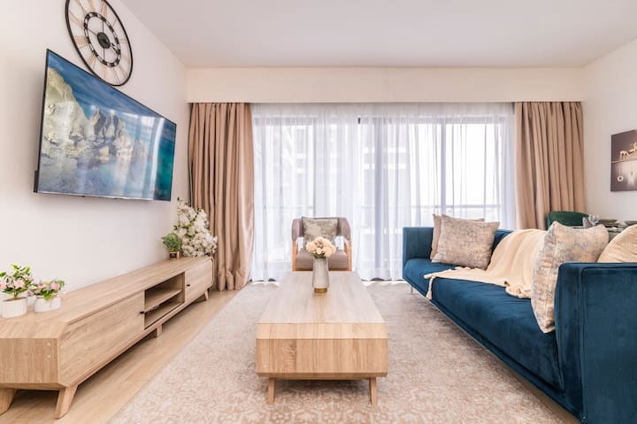 Stylish Urban Getaway With Pool, Gym & Park Views - Kenya