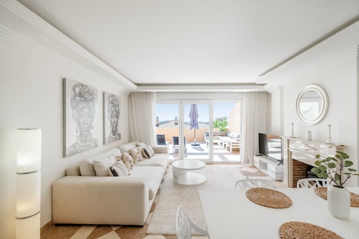 Spacious 2 Bed, Gated Community! - Marbella