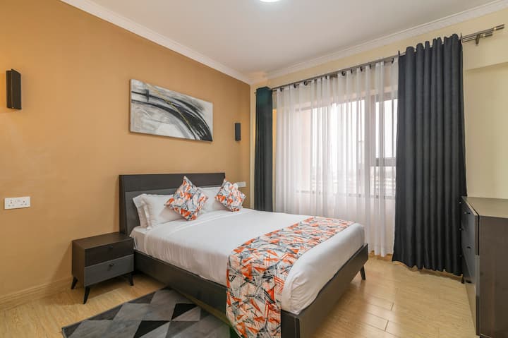 Chic Urban Getaway: Pool, Gym, Nextgen Mall Access - Kenya