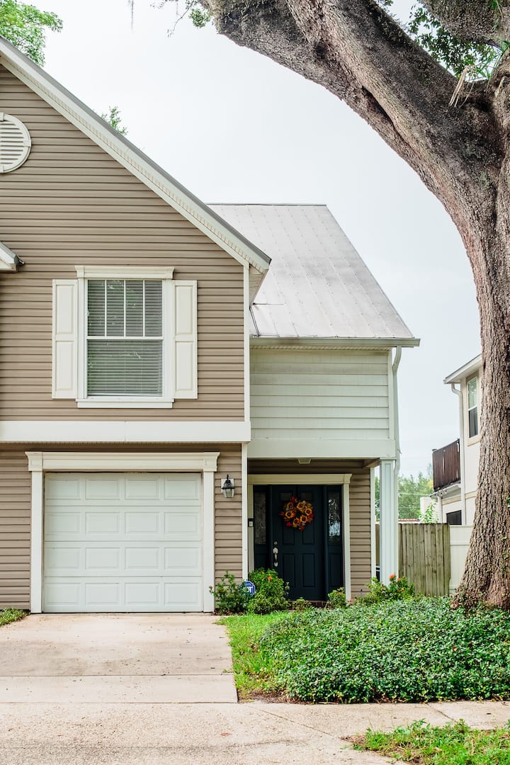 Modern 3br | Walk To Restaurants, Bars & Publix - Orlando, FL