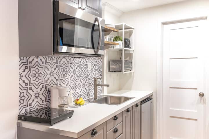 À 5 Min Du Métro Beaudry, Près De Berri-uqam - Montreal