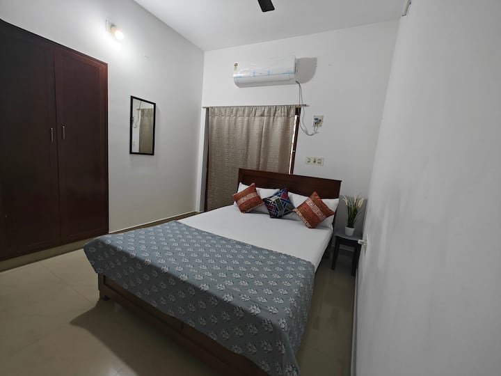 Light - One Bhk Apt Near Rock Beach And White Town - Puducherry