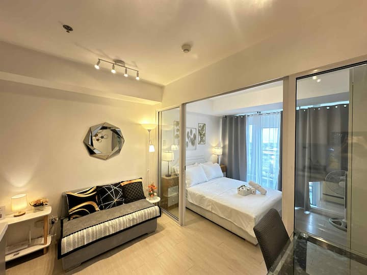 1br Condotel In Azure Urban Resort Near Naia #Bh2 - Parañaque