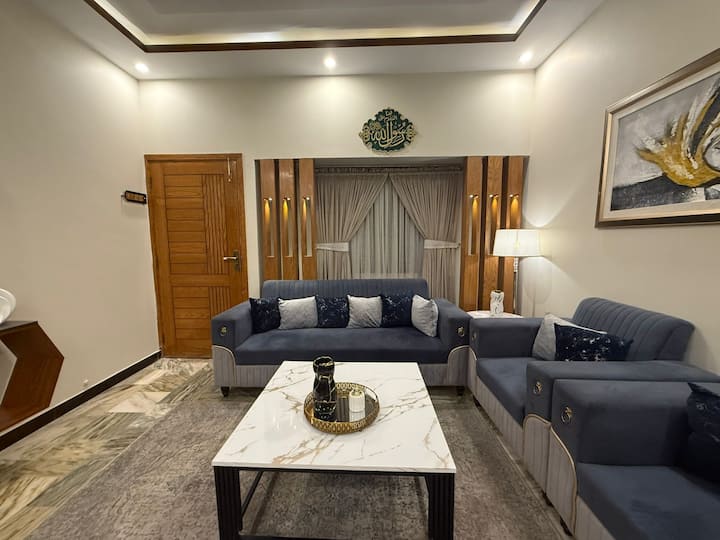 4bhk House Ac Led Wi-fi King Bed - Karachi