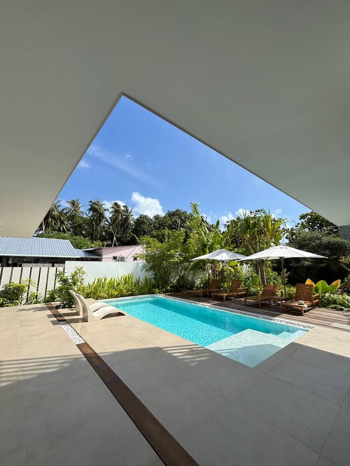 6-bedroom Villa W/ Pool - 90 Mins Boat From Male - Malé