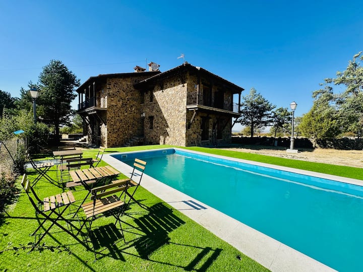 Punta Me La Mansión De Gallegos - Spain