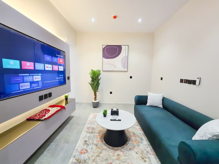 B002n Bedroom And Stunning Living Room - Riyadh