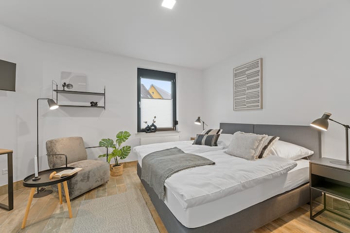 Ricls: Apartments, Pforzheim/highway, Parking - Neuhausen, Alemania