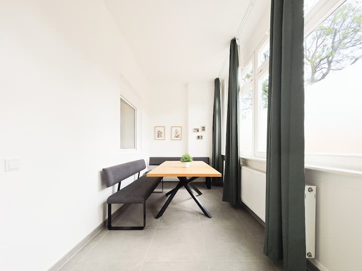 Tolstov Apartments - 4 Rooms - Kitchen - Terrace - Düsseldorf