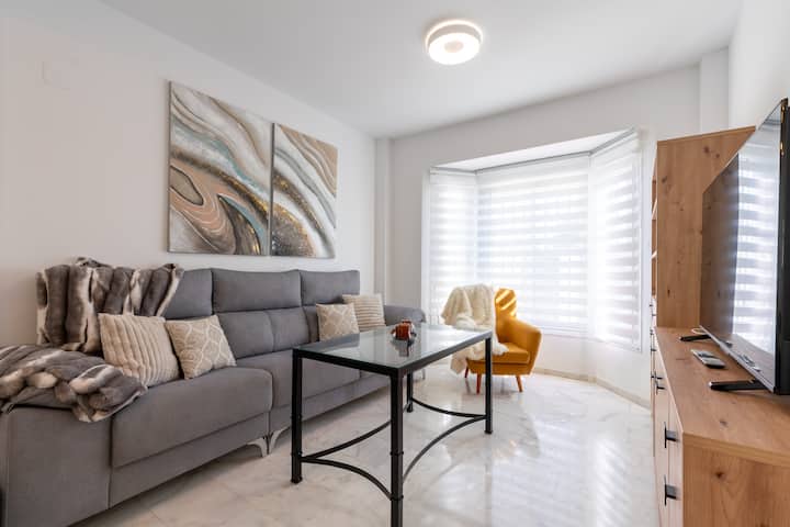 Casa Amplia Y Luminosa, Para Familias O Grupos - 赫雷納