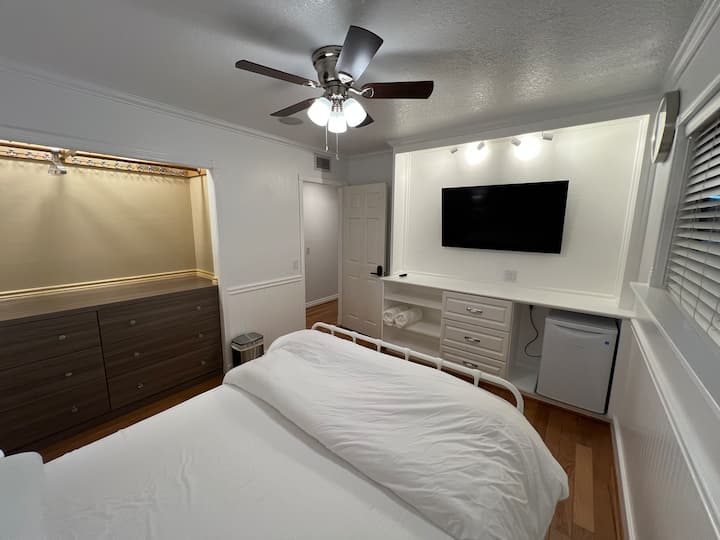 Serene (Rm#2) - Upland, CA