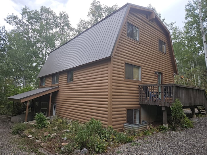 Whispering Aspen Getaway - Wyoming