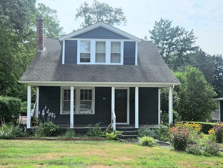 Adorable Craftsman House - Norwich, CT