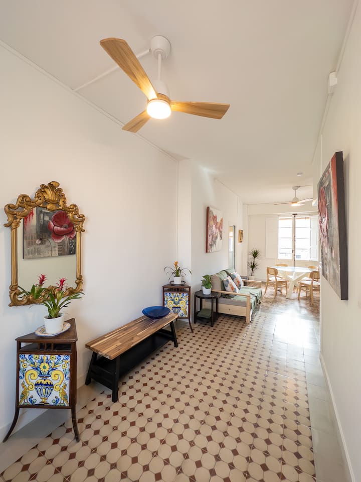 Bright And Breezy Penthouse - Paterna