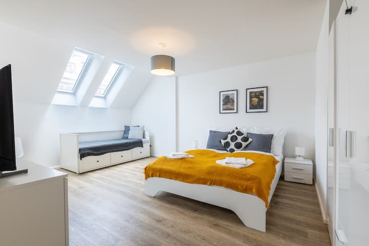 Minimalist Attic Apartment In The Heart Of Prague - Prag