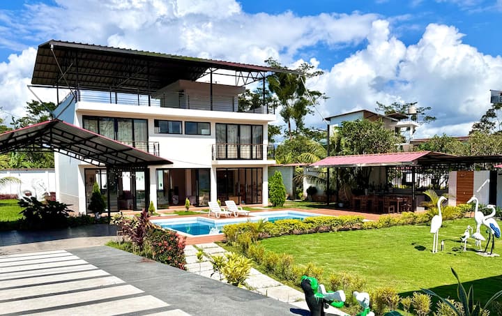 Casa De Campo En Tingo Maria - Peru