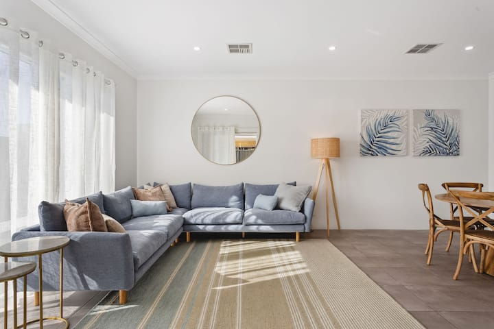 Modern Stylish Comfortable Home In Dayton - Western Australia