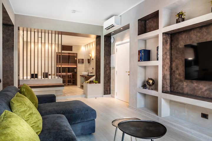 Pool & Spa Deluxe - Vatican City